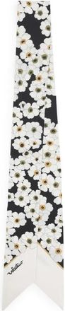 Valentino Garavani T&uuml;cher & Schals - Floral Silk Scarf With Signature Logo Detail - Gr. unisize - in Wei&szlig; - f&uuml;r Damen