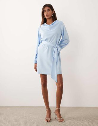 Vero Moda Robe courte en satin &agrave; col montant et manches longues - Bleu ciel