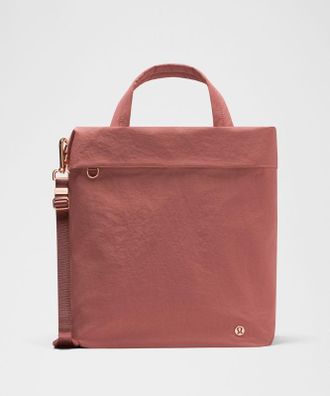 lululemon On My Level Tote-Bag 20 L - Gr&ouml;&szlig;e 20 l in Light Ivory/Gold