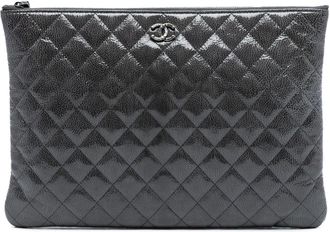 Chanel Clutches - Large Quilted Iridescent Patent O Case Clutch - Gr. unisize - in Schwarz - f&uuml;r Damen
