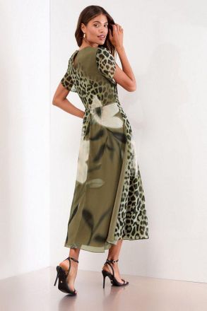 Lipsy Midikleid Lipsy Ausgestelltes Chiffon-Midikleid, Kurzgr&ouml;&szlig;e (1-tlg)