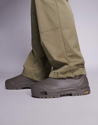 The North Face Base Camp WP - Mules in Braun-Brown