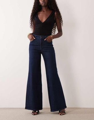 Good American jean palazzo taille haute d&eacute;lavage bleu fonc&eacute;