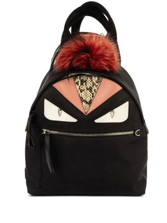 Fendi sac &agrave; dos &agrave; ornements en fourrure - Noir