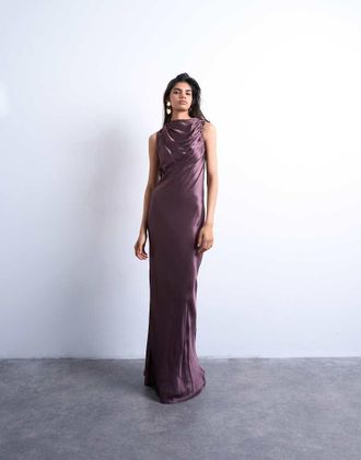 Topshop Robe habill&eacute;e longue coup&eacute;e en biais avec emmanchures fronc&eacute;es - Bordeaux fonc&eacute;-Rouge