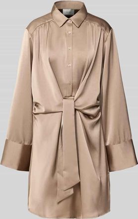 Neo Noir Knielanges Hemdblusenkleid mit Knotendetail Modell Biria