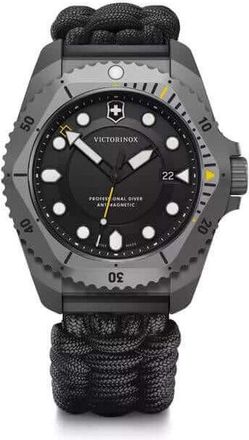 Victorinox by Swiss Army Dive Pro Quartz Three hands Titanium Herrenuhr 241993.1