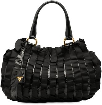 Prada Shopper - Vernice and Tessuto Ruffle Tote - Gr. unisize - in Schwarz - f&uuml;r Damen