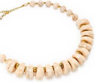 Au Printemps Paris Collier à perles