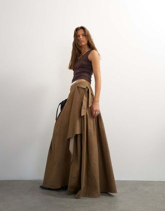 Topshop X Cara jupe pliss&eacute;e en denim &agrave; drap&eacute; cascade camel-Neutre
