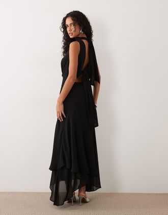 Tfnc Bridesmaids robe midi en mousseline &agrave; col b&eacute;nitier avec lien &agrave; nouer au cou en noir