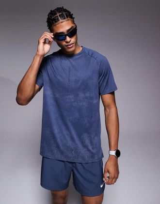 Nike Stride Dri-FIT - T-Shirt in Marineblau