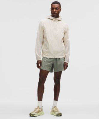 lululemon Mile Maker Run Crew Shorts mit Liner aus -Stoff f&uuml;r M&auml;nner - 15 cm - Gr&ouml;&szlig;e 2XL in Willow Leaf