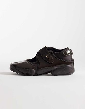Nike Air Rift - Sneaker aus Lackleder in Braun-Brown