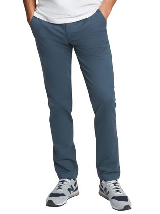 GAP Herren Essential Slim Fit Khaki Chinohose L&auml;ssige Hose, Mittel-Indigo, 36W / 32L