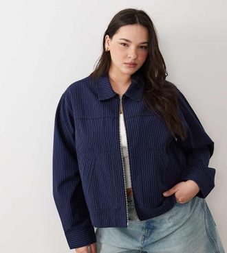 Asos Curve ASOS DESIGN Curve - Jacke in Marineblau mit Streifen, breitem Kragen und Rei&szlig;verschluss-Navy