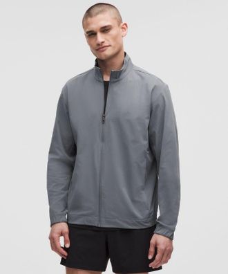 lululemon Zeroed In Trainingsjacke f&uuml;r M&auml;nner - Gr&ouml;&szlig;e 2XL in Solar Grey