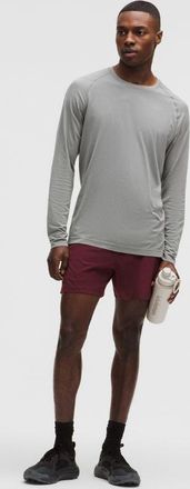 lululemon Short Pace breaker non doubl&eacute; pour Hommes - 13 cm - Burgundy - Taille 2XL