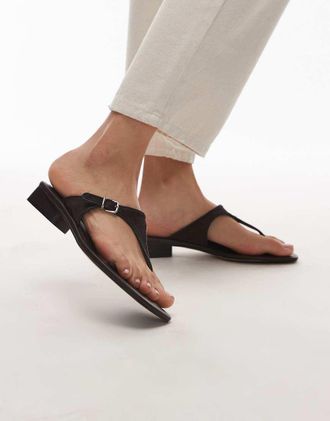 & Other Stories Sandales en cuir textur&eacute; avec boucle - Marron fonc&eacute;