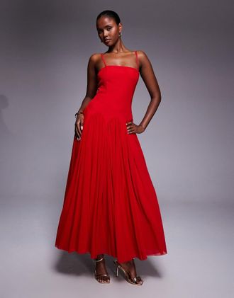 Ra-Re London - Robe pliss&eacute;e longue avec bretelles fines et taille basse festonn&eacute;e - Rouge