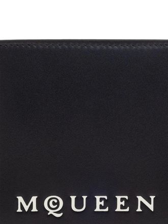 Alexander McQueen Alexander McQueen Portemonnaies - Calfskin Leather Bifold Wallet With Logo Print - Gr. unisize - in Schwarz - f&uuml;r Damen