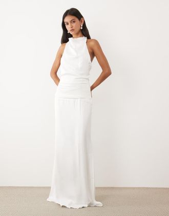 JW PEI Robe de mari&eacute;e longue en satin &agrave; dos nu avec col b&eacute;nitier et d&eacute;tail drap&eacute; - Blanc