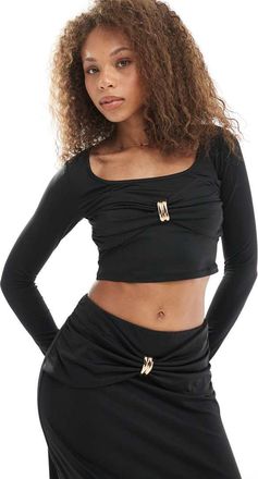 4th & Reckless Crop top densemble à manches longues et encolure dégagée avec fronces et détail métallique doré - Noir