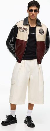 Bershka Veste imitation cuir &agrave; imprim&eacute; graphique - Noir
