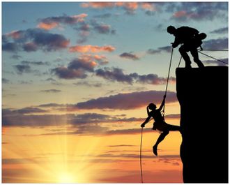 Wallario Poster - Gemeinsam zum Gipfel in Premiumqualit&auml;t, Gr&ouml;&szlig;e: 40 x 50 cm