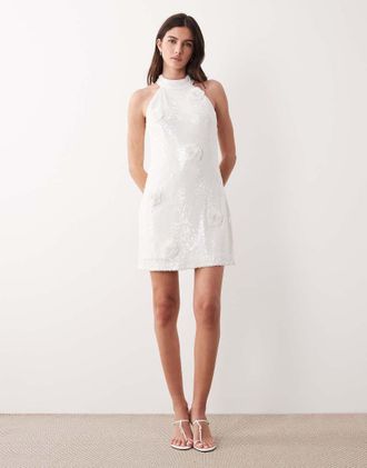 Vero Moda Neckholder-Minikleid in Wei&szlig; mit 3D-Blumenapplikation und Pailletten