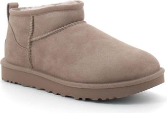 UGG Classic Ultra Mini - Femme - Chaussures - Beige - Taille: 41 EU