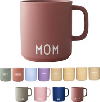 DESIGN LETTERS Kaffeebecher mit Henkel MOM | MOM Tasse | Geschenke für Mama | Porzellan Kaffeetasse | Lieblingsmensch Geschenk | Tasse mit Spruch | Cappuccino Tassen