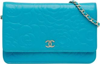 Chanel Pre-owned Sac bandouli&egrave;re matelass&eacute; Cam&eacute;lia en cuir dagneau - Femme - Pre-owned - Bleu - Taille: ONE Size