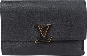Louis Vuitton Portemonnaie - Louis Vuitton Taurillon Leather Compact Capucines - Gr. unisize - in Schwarz - f&uuml;r Damen