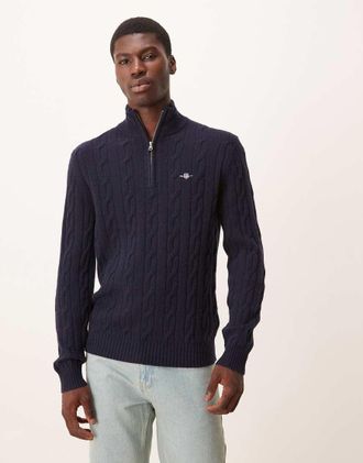 GANT Pullover aus Lammwolle mit Zopfmuster und Viertelrei&szlig;verschluss in Marineblau