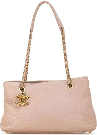 Chanel Shopper - Large Chevron Calfskin Surpique Tote - Gr. unisize - in Gold - f&uuml;r Damen