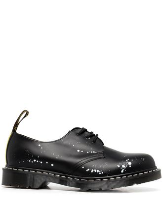 Dr. Martens chaussures Neighborhood &agrave; imprim&eacute; t&acirc;ches de peinture - Noir