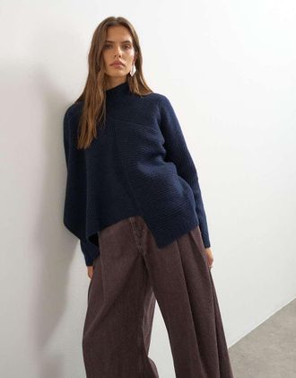 Topshop pull en maille &agrave; empi&egrave;cement asym&eacute;trique bleu marine