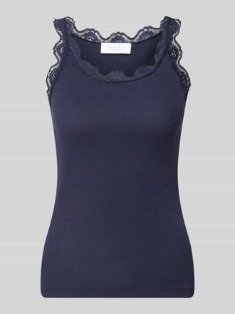 Rich & Royal Slim Fit Top mit Spitzenbesatz aus reiner Baumwolle