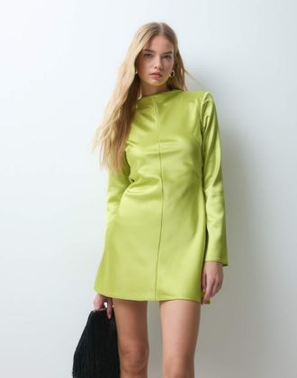 Miss Selfridge Satin-Minikleid mit akzentuierten Schultern in Chartreuse-Keine Farbe