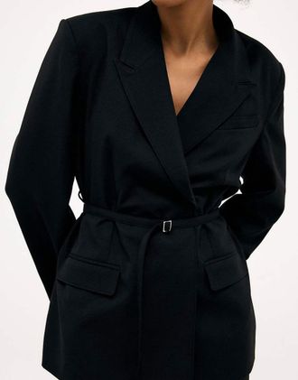 NA-KD Blazer mit G&uuml;rtel in Schwarz
