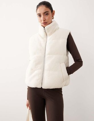 Abercrombie & Fitch YPB - Veste sans manches &agrave; col montant - Blanc