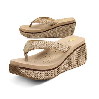 Volatile Island Keilsandalen für Damen mit Slip-On-Riemen-Plateau-Stil, EVA-Einlegesohle und Gummi-Außensohle, Naturbast, 38.5 EU