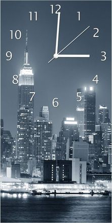 Wallario Design-Wanduhr, Acrylglasuhr Größe 30 x 60 cm, weiße Zeiger, Motiv New York Skyline - Schwarz Weiß Blau
