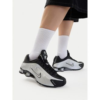 Nike Sneakers Nike Shox R4 HQ1988 007 Silberfarben