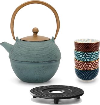 Bredemeijer Asia Teekanne Set 1.2 Liter - blaue gusseiserne Kanne inkl. Edelstahl-Tee-Filter-Sieb Einsatz & 4 Porzellan Tassen (Becher) & Untersetzer