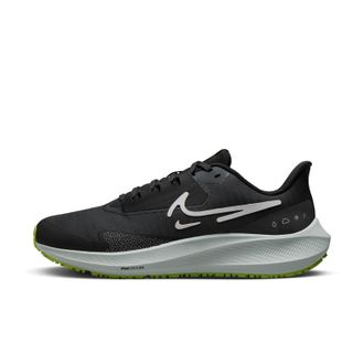 Nike Nike DO7626-002 Air Zoom Pegasus 39 Shield Sneaker Female Black/White-DK Smoke Grey-Volt 37.5