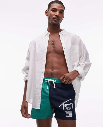 Tommy Hilfiger Badeshorts in Gr&uuml;n und Marineblau mit Kordelzug
