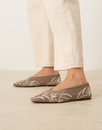 Asos Lupin - Ballerinas in Olivgr&uuml;n mit hochwertiger Stickerei und kantiger Zehenpartie