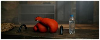 Wallario Glasbild Pause im Boxstudio - 50 x 125 cm Wandbilder Glas in Premium-Qualit&auml;t: Brillante Farben, freischwebende Optik